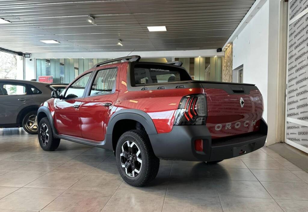 RENAULT OROCH ICONIC 1.3 TCe 163cv 2WD CVT 0Km My2024, rojo fuego ...